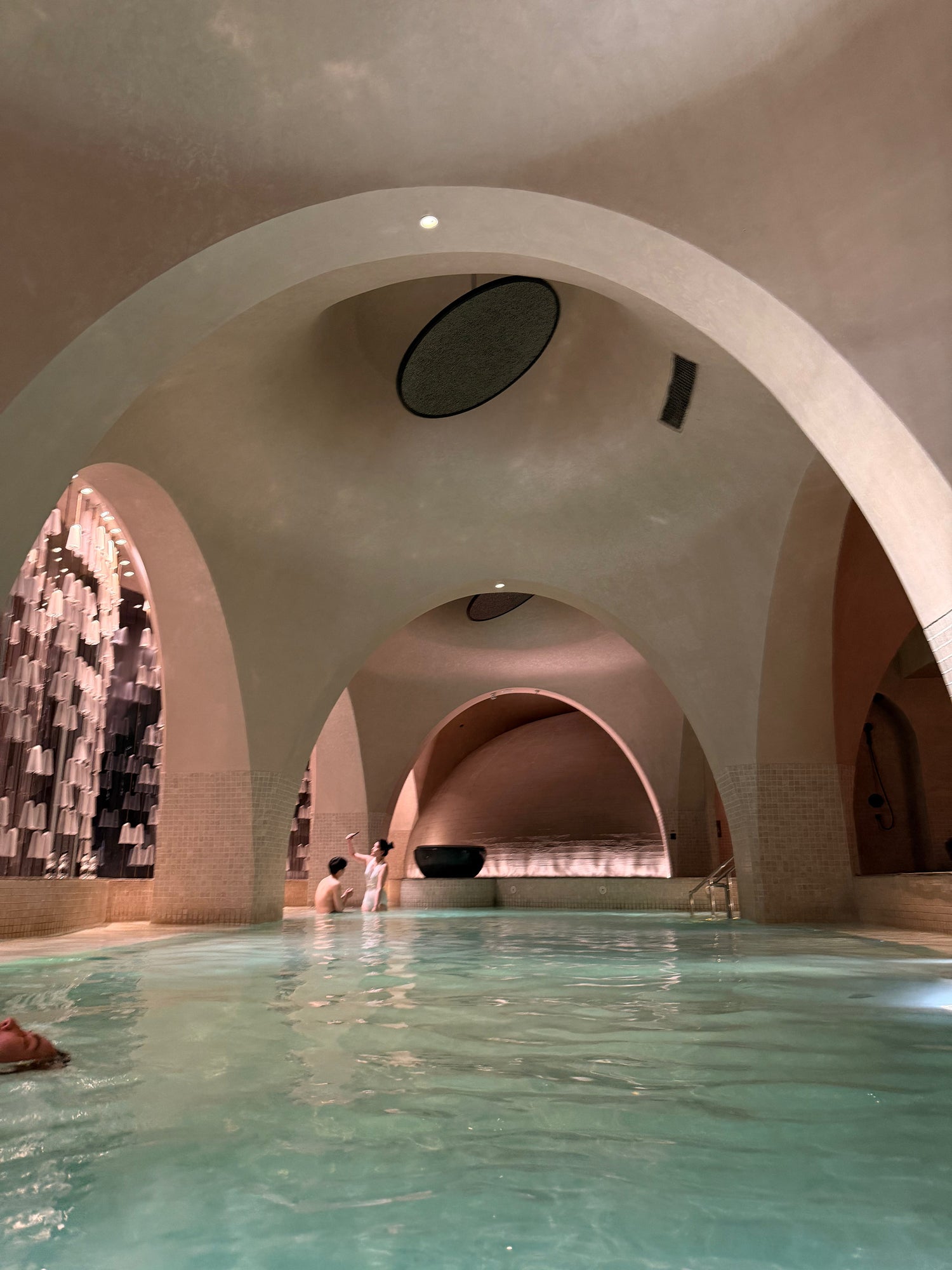 Luxury Hotel Smell: 5 Secrets for a 5-Star Home Vibe – Aurawell Shop